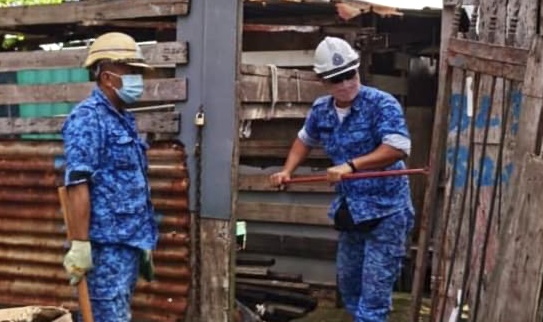 56 rumah setinggan dirobohkan di Kampung Bakau Likas – Sabah News Today ...