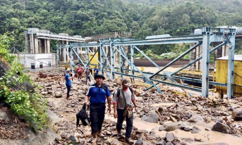 Enam terselamat dalam kejadian tanah runtuh di Pangi Tenom – Sabah News ...